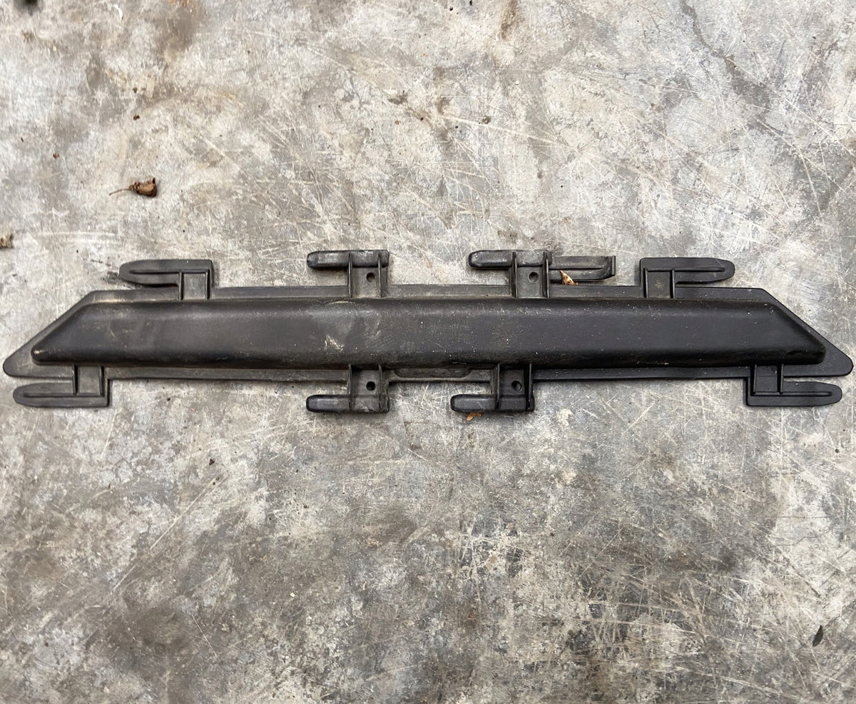 BMW 5 Series M-Sport E60 / E61 - Micro Filter Housing Cover Bridge ...