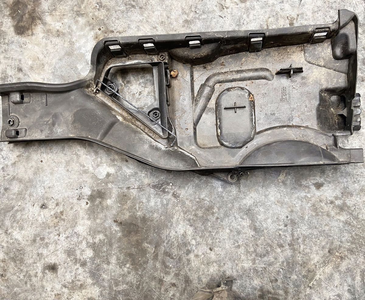 BMW 5 Series M-Sport E60 / E61 - Engine Bay Housing Micro Filter (Pair ...