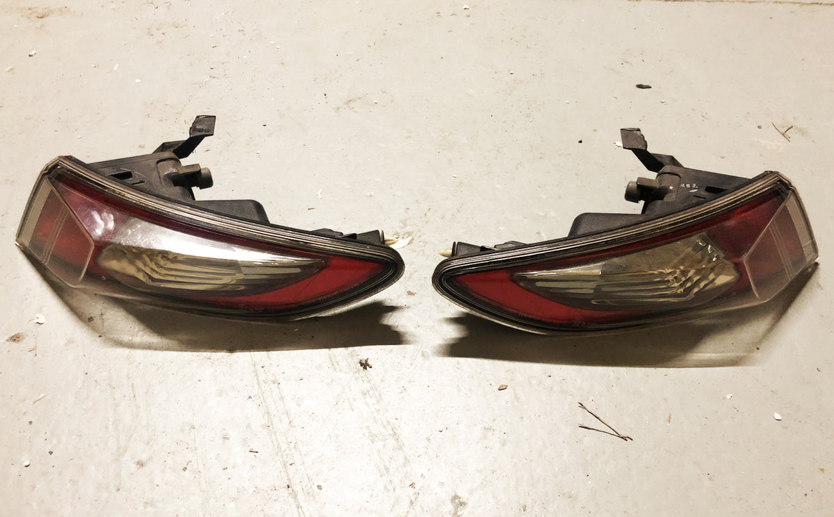 Honda Civic Type R FN2 - Drivers Side Rear Light – HOUSE OF H.S.P