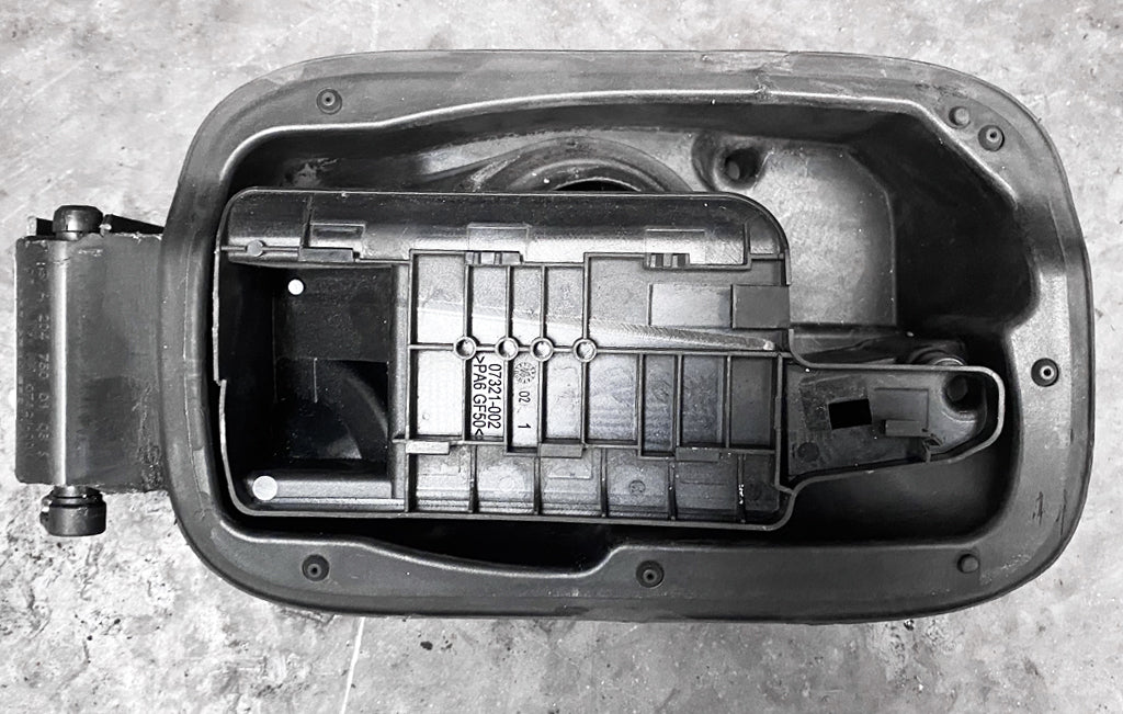 Mercedes C63 AMG 6.3 W204 - Fuel Cap Support – HOUSE OF H.S.P