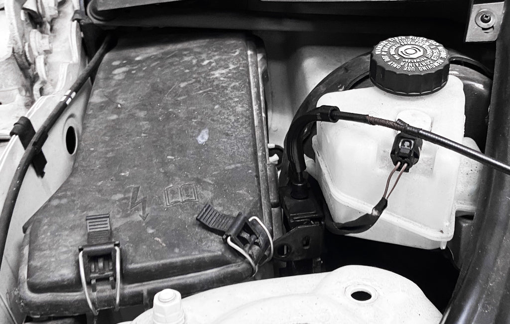 Mercedes C63 AMG 6.3 W204 - Engine Bay Fusebox – HOUSE OF H.S.P